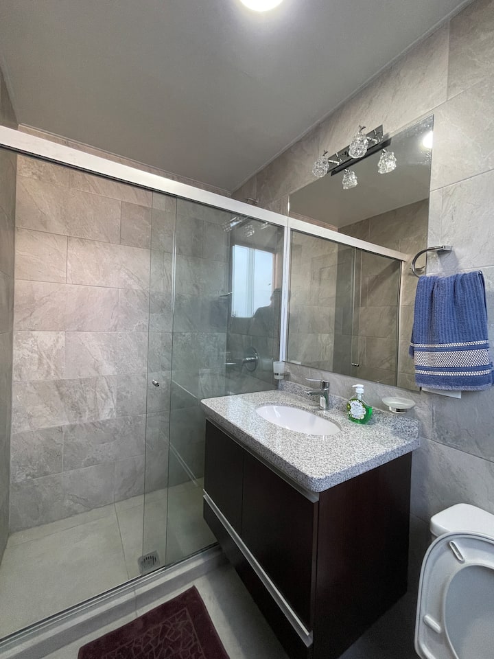 Amplio Apartamento Premium En Zona Norte - Bolivia