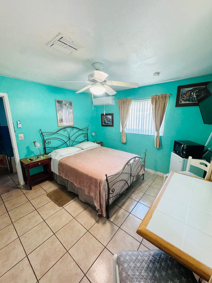 Sunny Place At Deerfield Beach - Deerfield Beach, FL