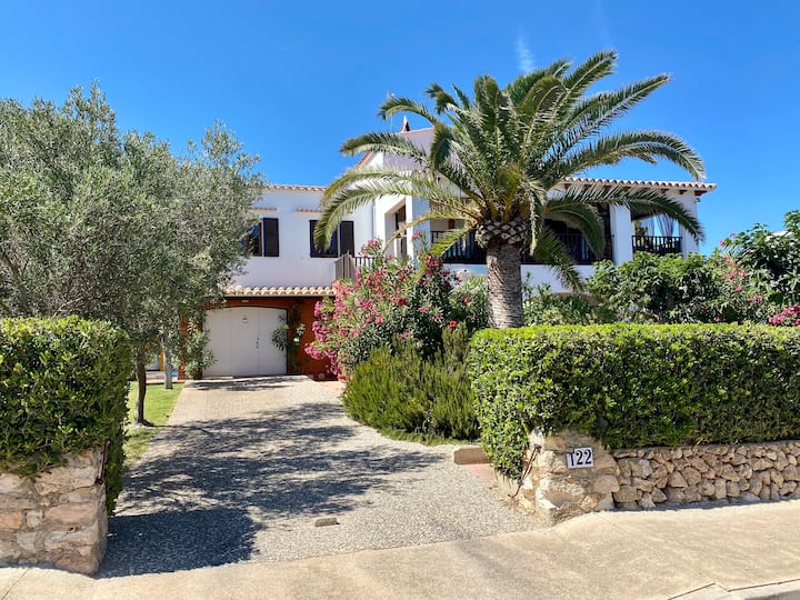 Large Family Villa With Private Pool. Sleeps 12. - 梅諾卡島