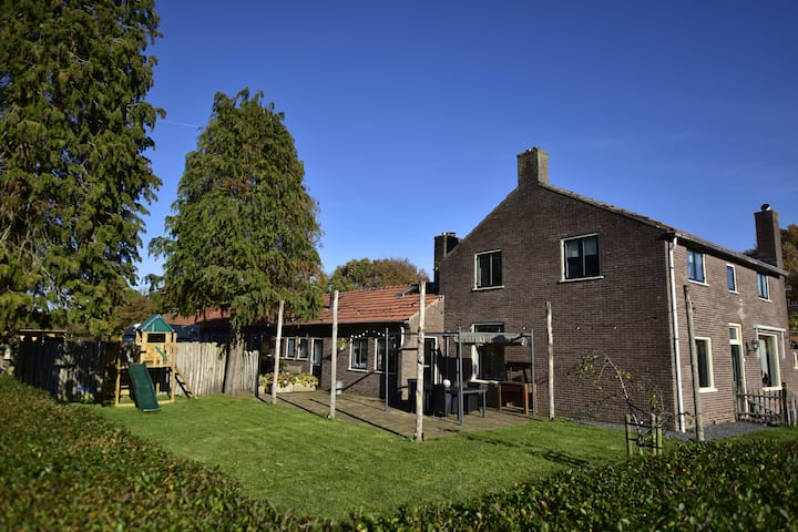 The Holidayhouse-max 5 Pers+baby / 5 Min Efteling - Loon op Zand