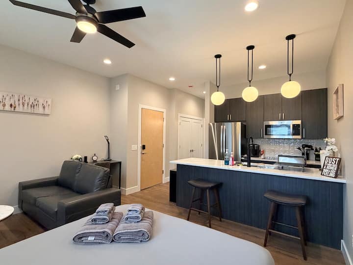 The Grove Studio, Manchester Ave:near Forest Park - Saint-Louis, MO