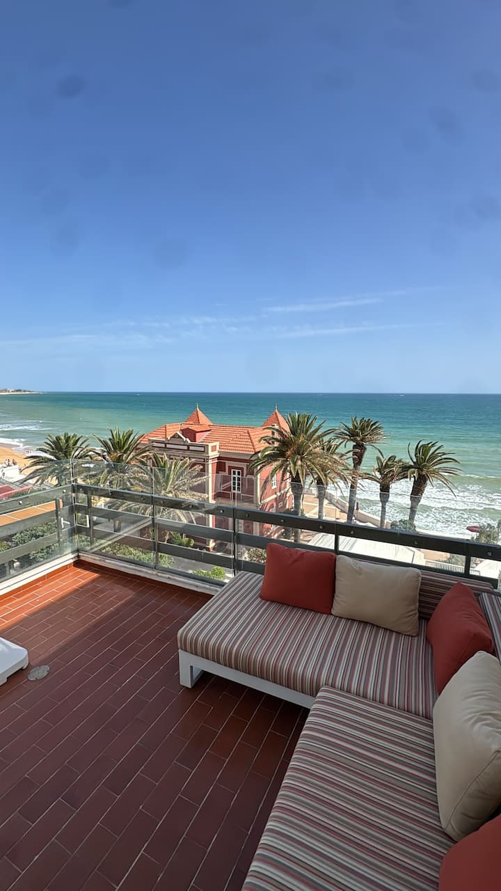Oceanfront Apt W/ Big Balcony Lounge & View - Armação de Pêra