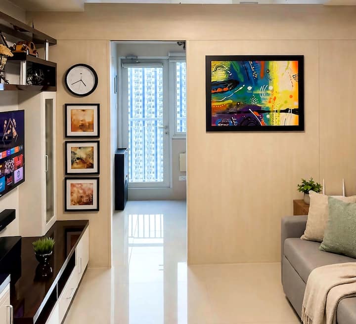 Modern 1br Condo @Grass | Near Sm North, Trinoma - Quezon City