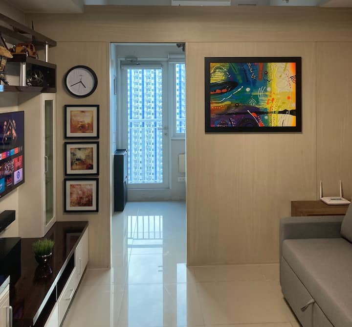 Modern 1br Condo Grass Residences-netflx,3d Movies - Quezon City