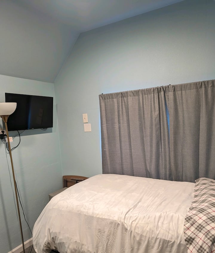 Hideaway 3 - Efficiency Studio With Skylight! - Walnut Creek, CA