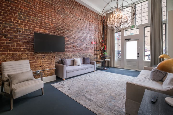 Fabulous Loft W/ King Suite Great Location! - Birmingham, AL