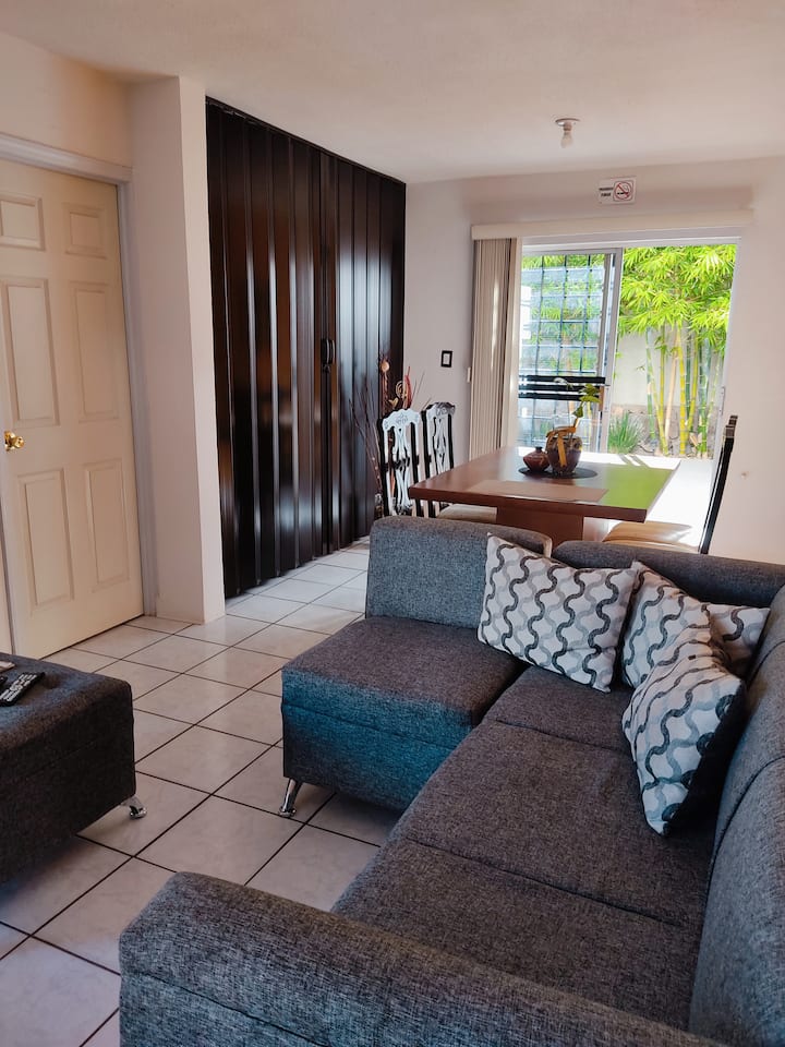 Acogedora Casa/cerca Uach Y Complejo Ind - Chihuahua