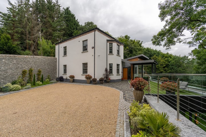 Luxury Villa Unique Location On South Dublin Edge - Greystones