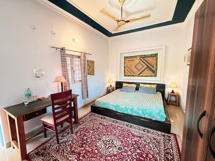 Comfort And Cozy - Orchha
