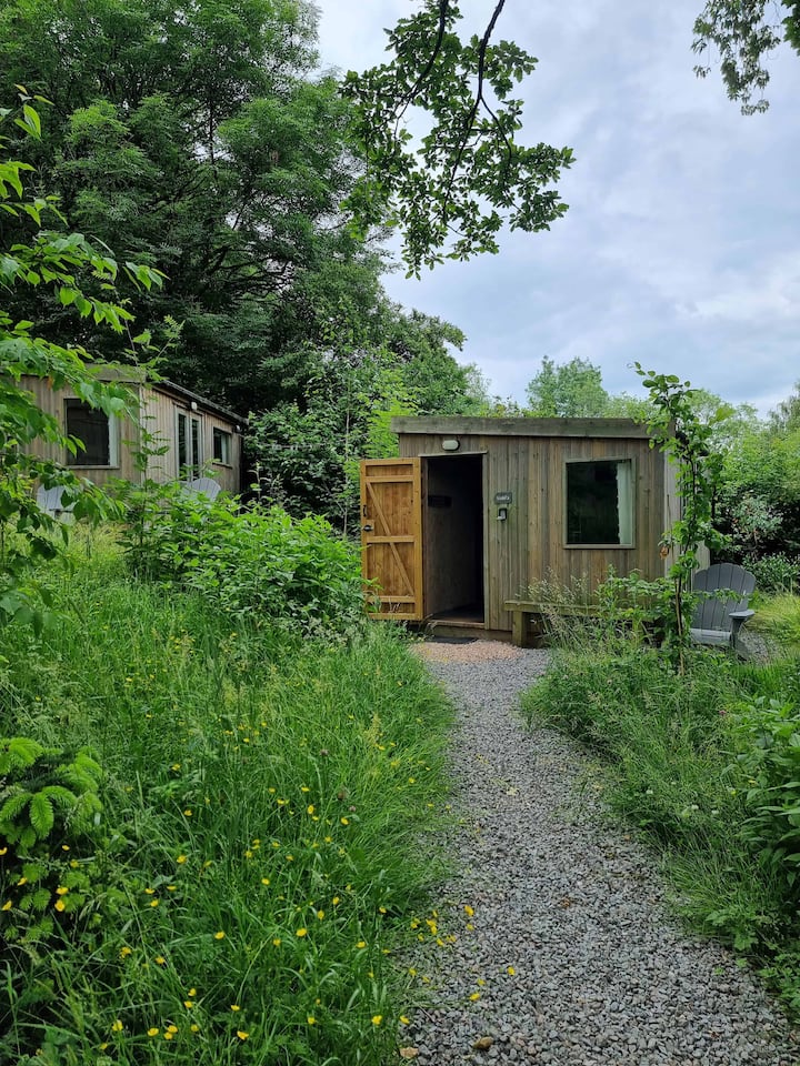 Noddfa: A Cosy Cabin Near Bpw & Brecon Beacons - South Wales