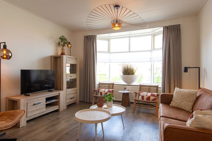 Modern Holiday Home In The Heart Of Nes - Nes