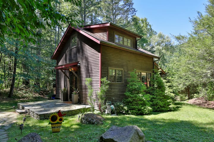 Catskill Mtn Streamside Getaway - Phoenicia, NY