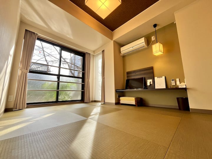 四条河原町まで徒歩4分！京都の中心地を流れる高瀬川をお部屋から望む素晴らしい眺め。 - Gion