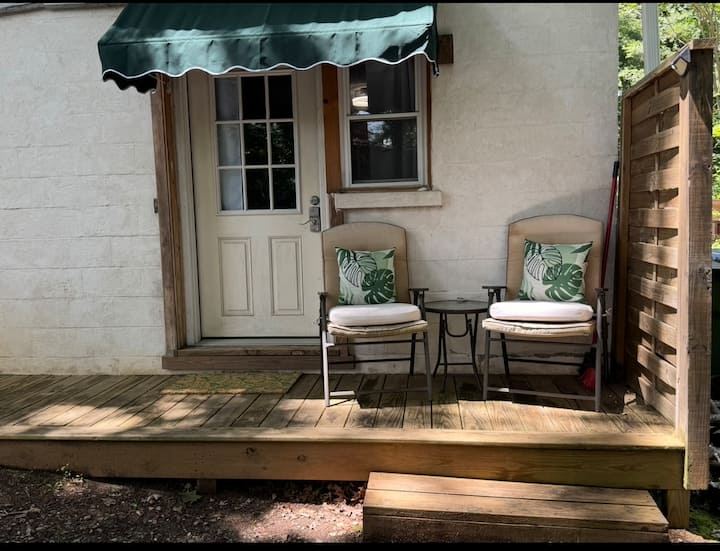 Thebearsden~private
Cozy-studio 
7 Min To Downtown - Asheville, NC