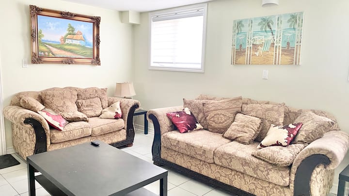 Elegant Apartment For A Couple / Business Visitors - Brampton