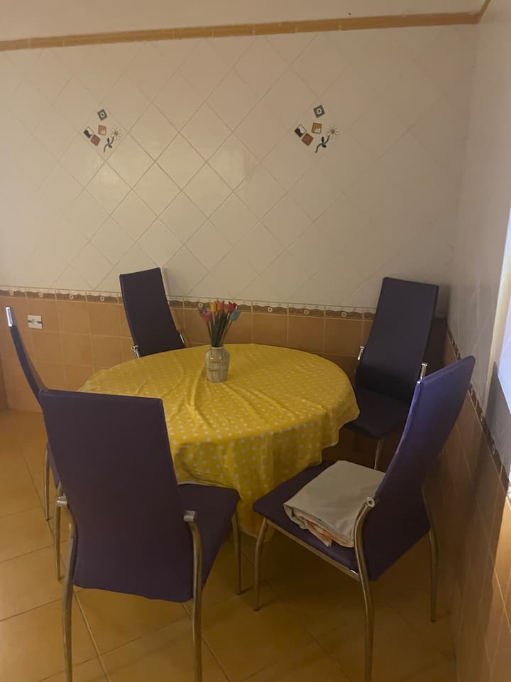 Appartement De 220m2,vue Sur Mer, Garage Terrasse - Oran