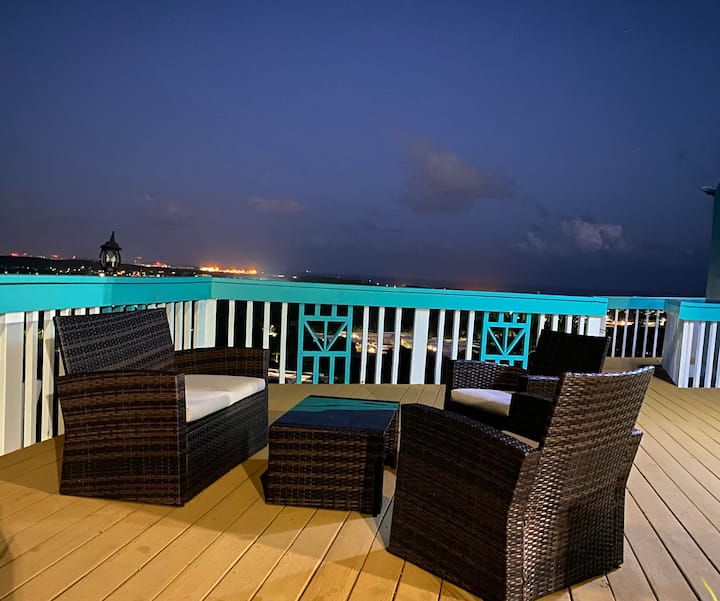 Hilltop Gem, Renowned - Saint Croix