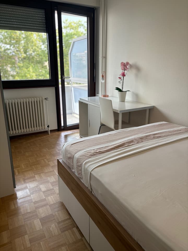 Chambre Balcon Et Lit Double. - Geneva