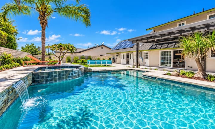 Funtierland + Orangewood + Wi-fi + Pool + Hot Tub - La Habra, CA