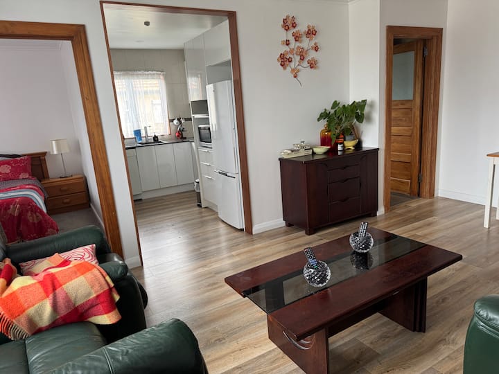 Beautiful 2 Bedroom Apartment Close To City Center - Palmerston North