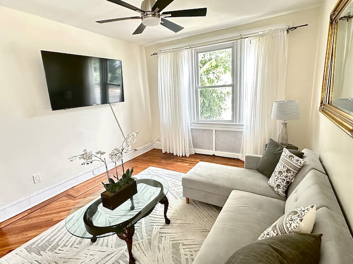 Comfy! | 3 Bdrm/1 Bath| Irvington, Nj - Livingston, NJ