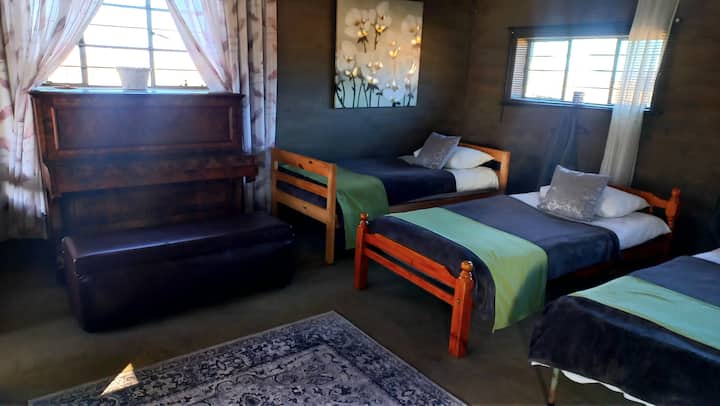 Die Melkstal
Fam & Friends Not  Shared With Others - Fouriesburg