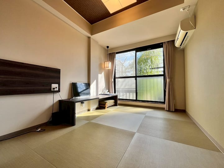 【駅徒歩4分】四条河原町 徒歩4分　京都風情をゆっくりと堪能！高瀬川の眺望があるお部屋 - Kioto