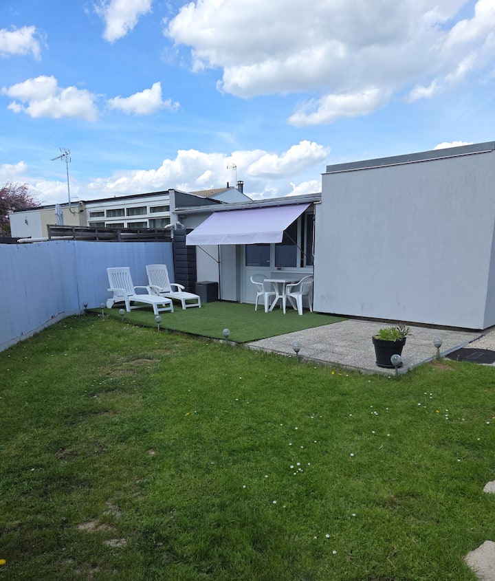 Jolie Maisonnette Avec Terrasse Et Jardin - Pontault-Combault