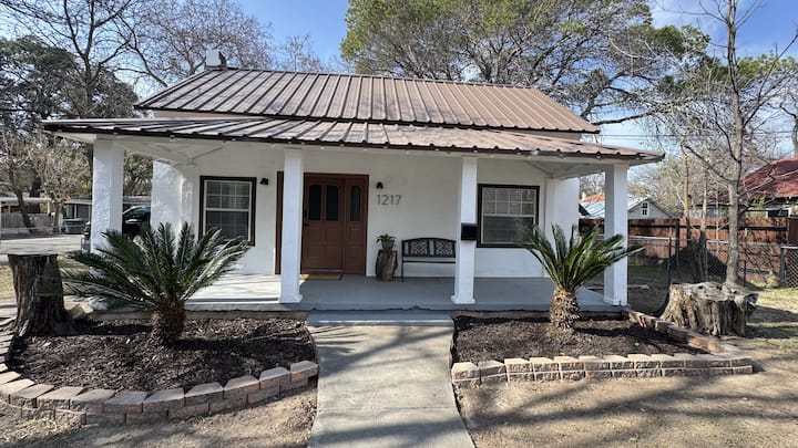 The Main Haven- Downtown Del Rio - Del Rio, TX