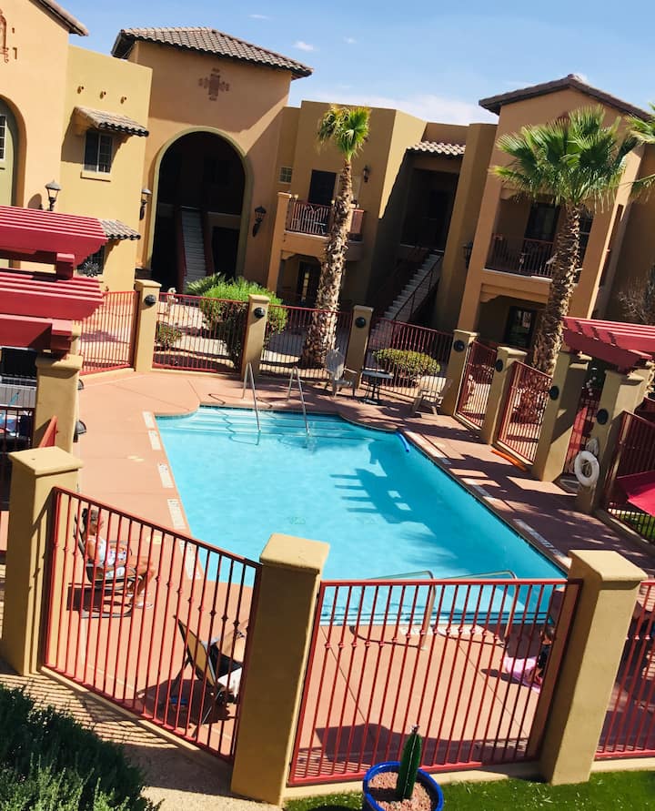 Luxury  2 Bedroom  2 Bathroom Condo With The Pool - Las Cruces, NM