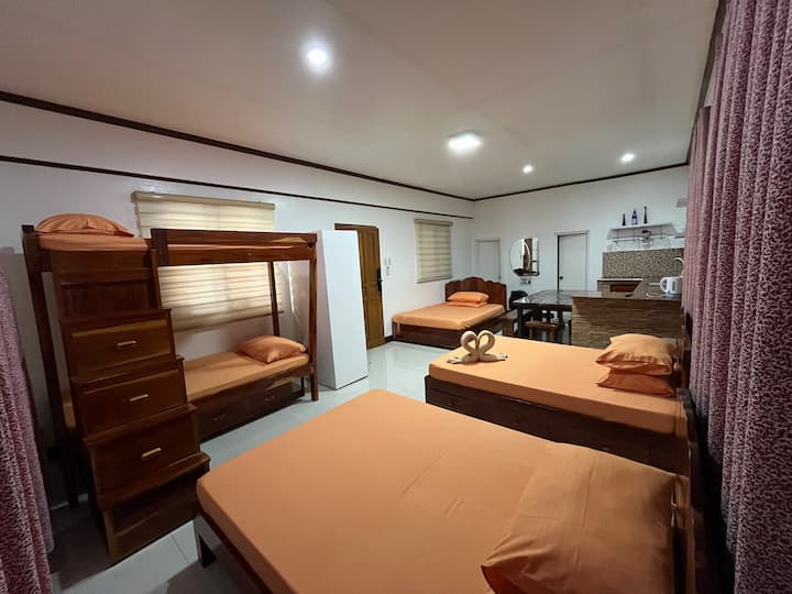 Casa Suarez (Aircon + Wifi + Netflix) - Tagaytay