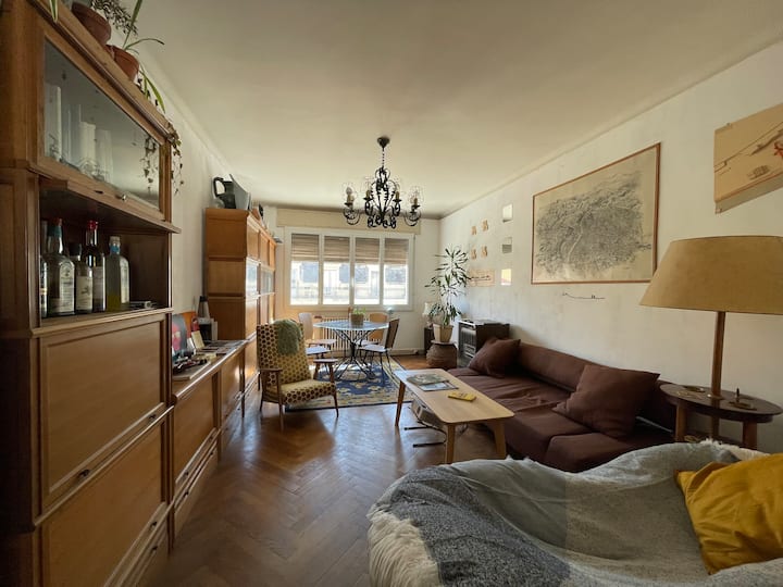 Chambre Dans Un Appartement Des 60s - Lyon