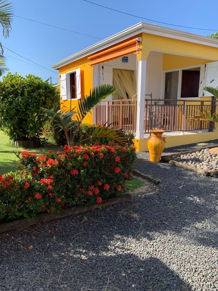 Logement Bungalow Ixora Situé à 10mn De La Ville - Saint-François