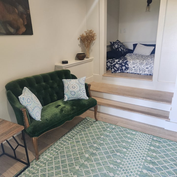 Quiet Garden, Bay View Studio - Oakland, CA