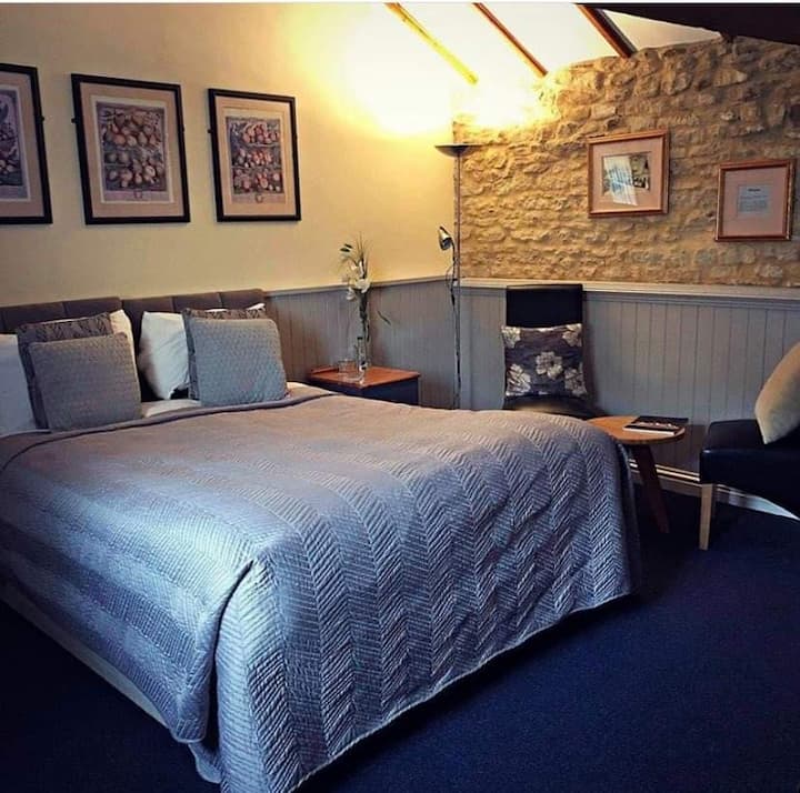 Catherine Wheel 'William Morris' - Bibury