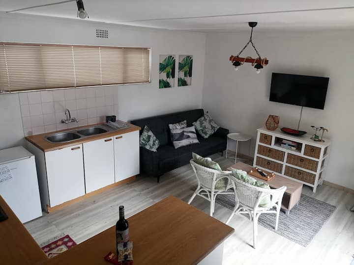 Palm Cottage: Leafy, Quiet And Safe Suburb. - Goodwood