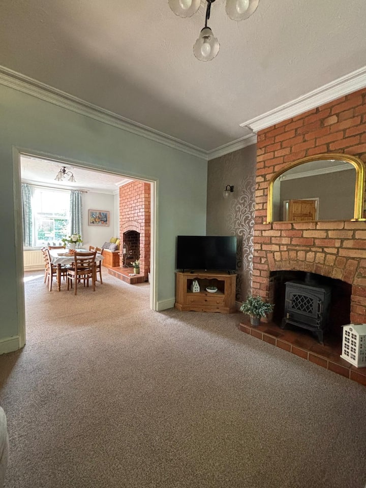 House On The Green Spacious-super Location - Derby