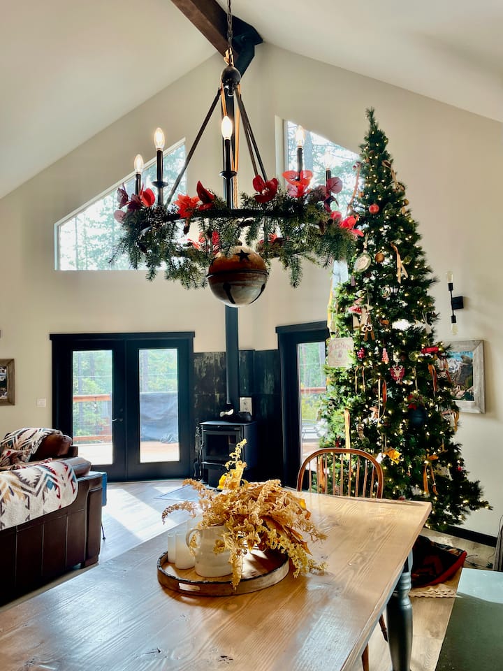 Modern Camp 12 Chalet 3bd,2bth, W/ac,hot Tub/wifi - Plain, WA