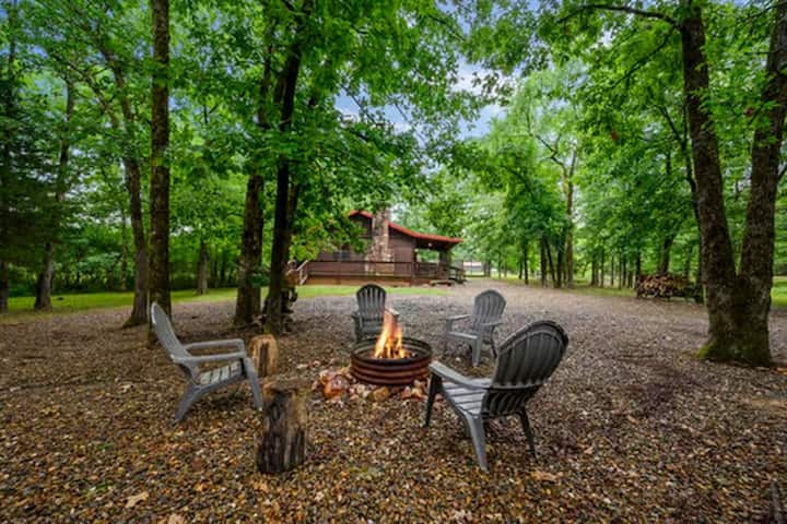 Red Fox Den | Hot Tub  Fire Pit  Creek  Pets - 布羅肯鮑