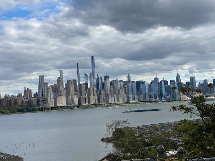 Easy Go To Times Square - West New York, NJ