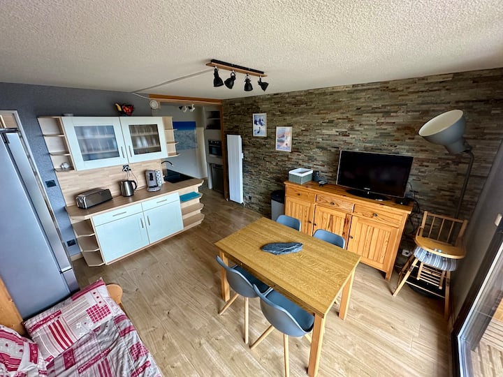 Cocon Des Cimes : Ski Aux Pieds, 9 Voyageurs ! - Le Corbier