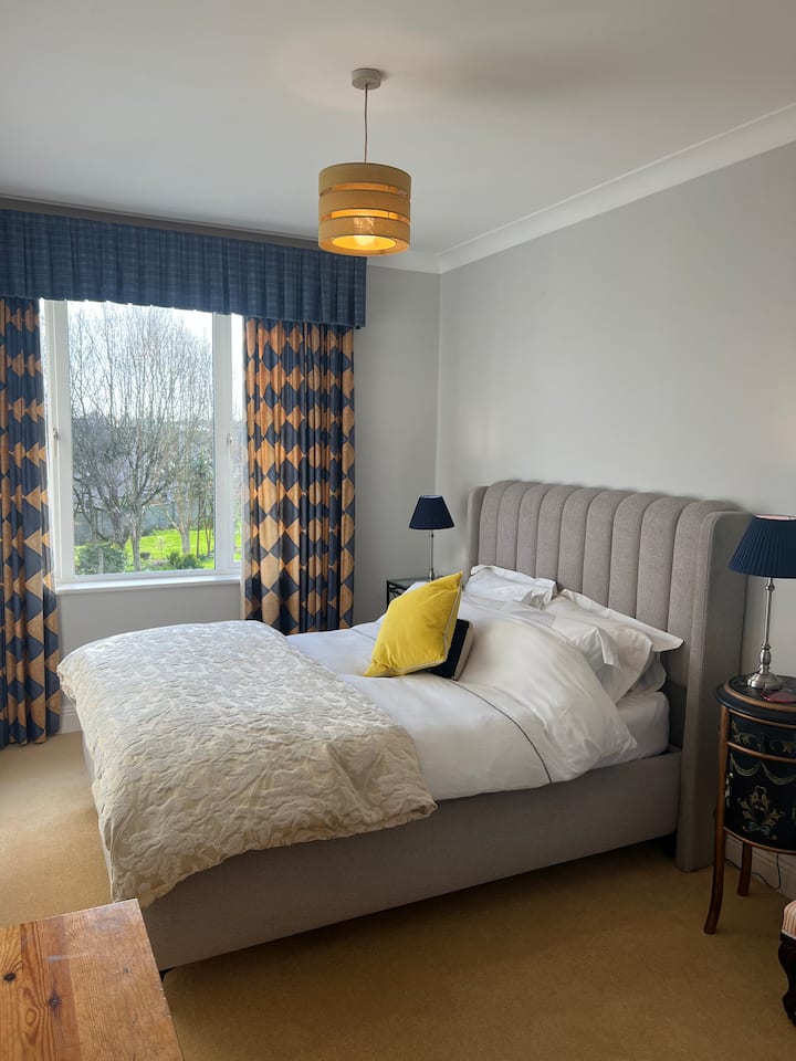 Walkers Road In Castletroy, Limerick - Limerick