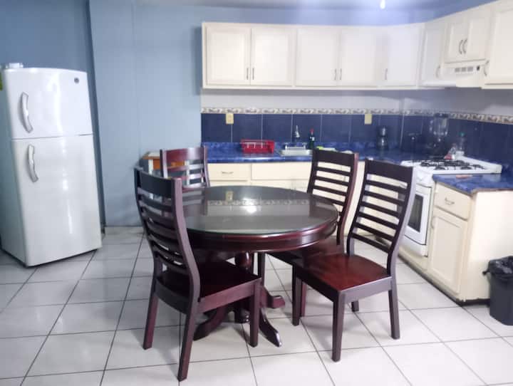 Centro-walk To Beach & Machado. Apt-90 M/1000sqft - Mazatlán