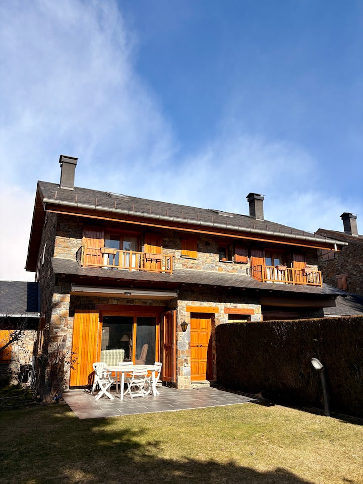 Casa Rural En Zona Privilegiada Con Vistas. - Puigcerdà