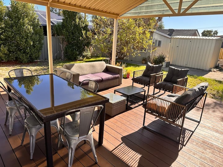 Comfy Cloverdale Cottage - Woodbridge