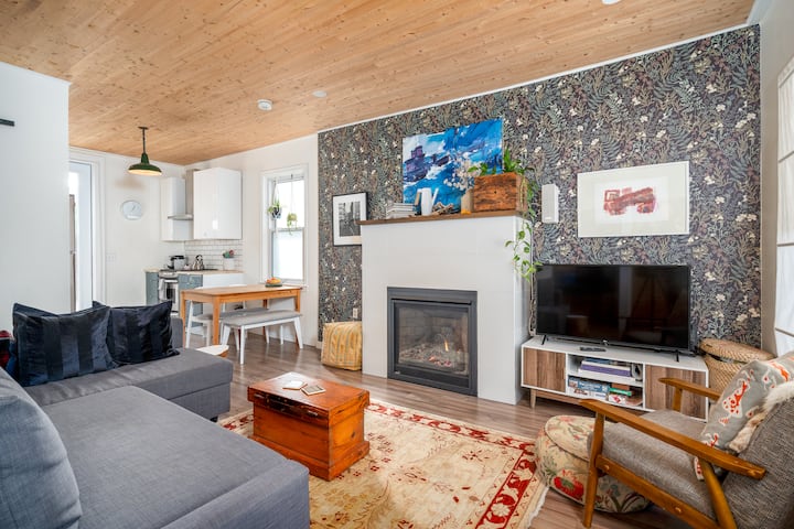 Artistic Picton Getaway - Picton