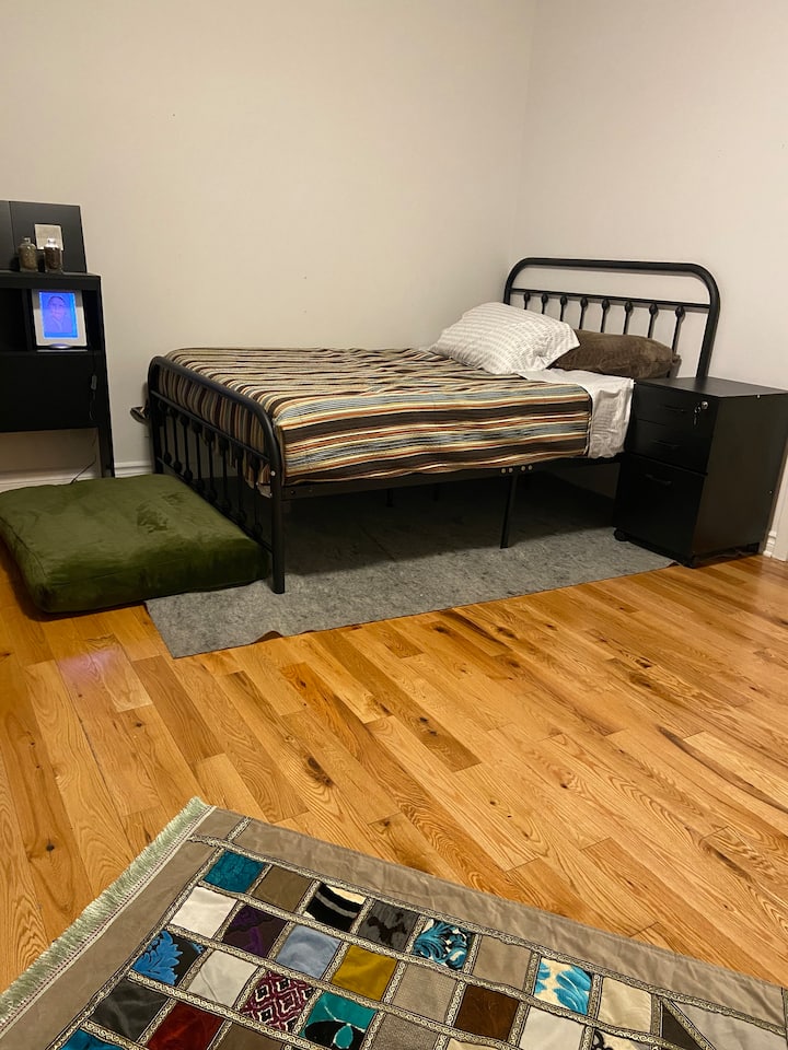 Your Room In A Cozy Environment. - Longueuil