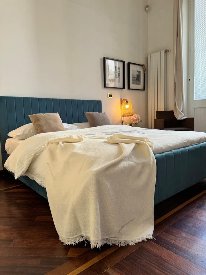 Queen 24 – Chambre Romantique Spa & Balcon - Taranto