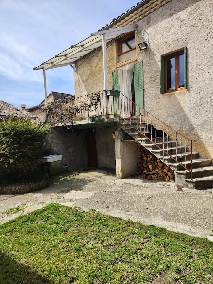 Jolie Maison De Village Rénovée à Chamaloc - Die