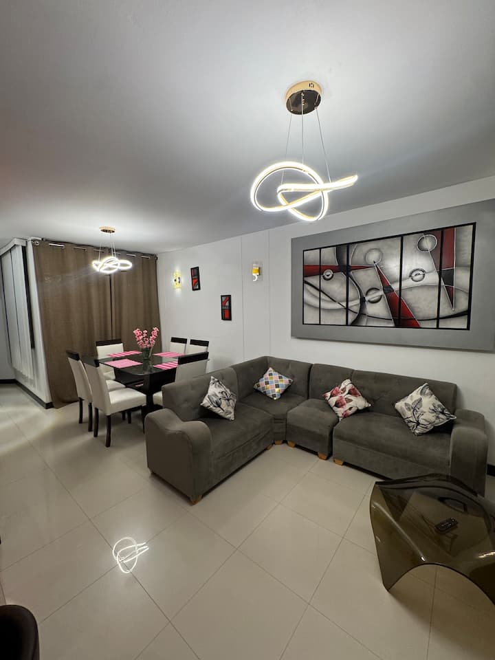 Apartamento - 7 Camas - 6 Cuartos Hasta 13 Pax - Piura